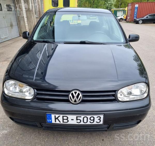 Black Volkswagen Golf 1999 in Jurmala, with an engine capacity of 1.60 L and mileage of 275 thousand km for 1800 €, photo 4 on AUTOMOTO.COM.LV