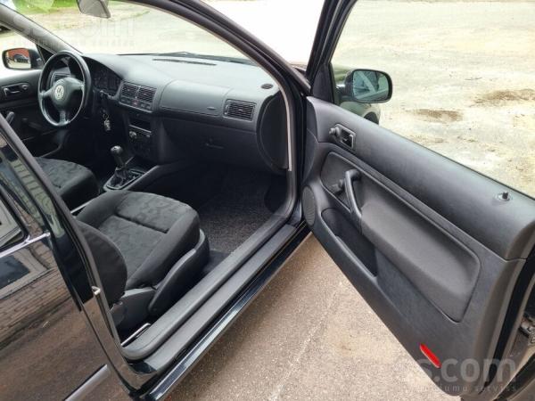 Black Volkswagen Golf 1999 in Jurmala, with an engine capacity of 1.60 L and mileage of 275 thousand km for 1800 €, photo 9 on AUTOMOTO.COM.LV
