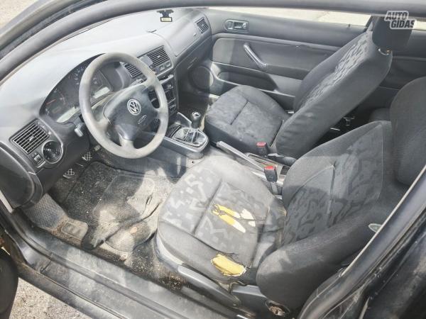 Black Volkswagen Golf 1999 in Kaunas, with an engine capacity of 1.90 L and mileage of 255 thousand km for 300 €, photo 6 on AUTOMOTO.COM.LV