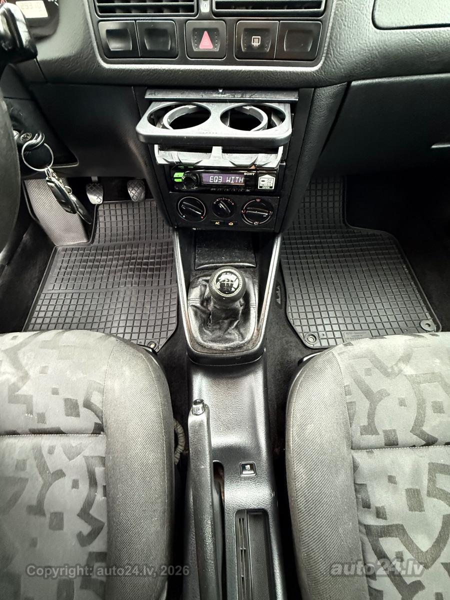 Melns Volkswagen Golf 1999 Tartu, ar dzinēja tilpumu 1.60 L un nobraukumu 293 tūkst. km par 1499 €, foto 10 vietnē AUTOMOTO.COM.LV