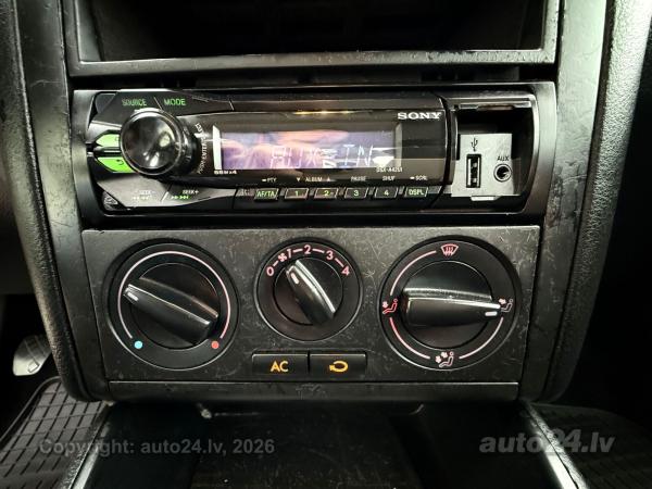 Melns Volkswagen Golf 1999 Tartu, ar dzinēja tilpumu 1.60 L un nobraukumu 293 tūkst. km par 1499 €, foto 10 vietnē AUTOMOTO.COM.LV