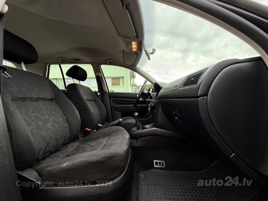 Melns Volkswagen Golf 1999 Tartu, ar dzinēja tilpumu 1.60 L un nobraukumu 293 tūkst. km par 1499 €, foto 15 vietnē AUTOMOTO.COM.LV