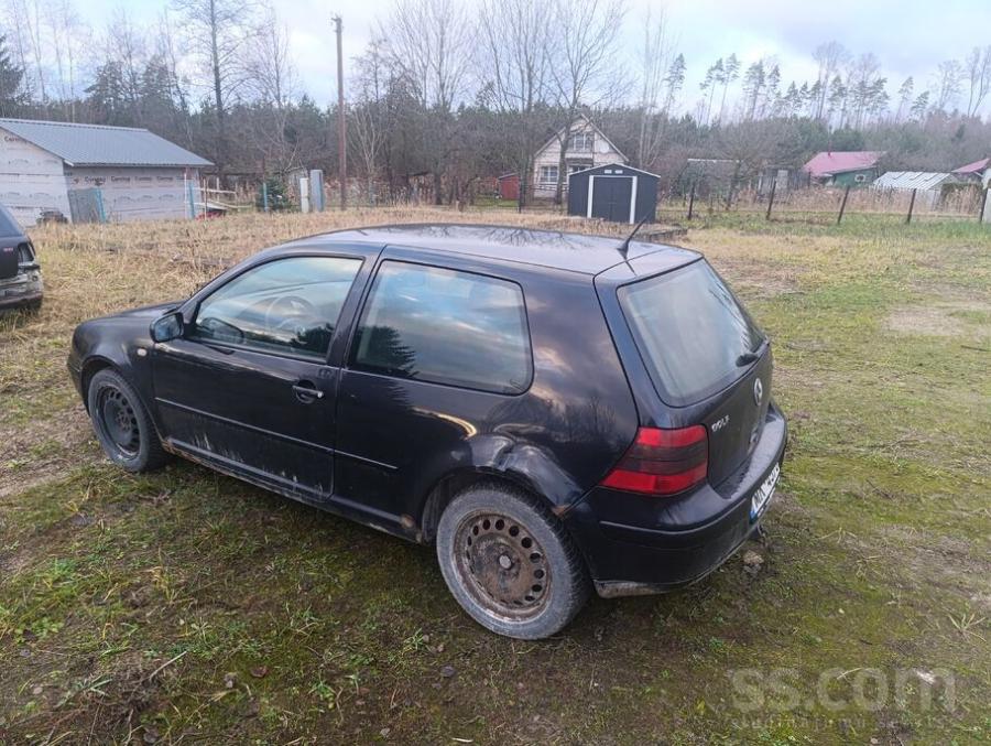 Melns Volkswagen Golf 1999 Rīga, ar dzinēja tilpumu 1.90 L un nobraukumu 368 tūkst. km par 650 €, foto 4 vietnē AUTOMOTO.COM.LV