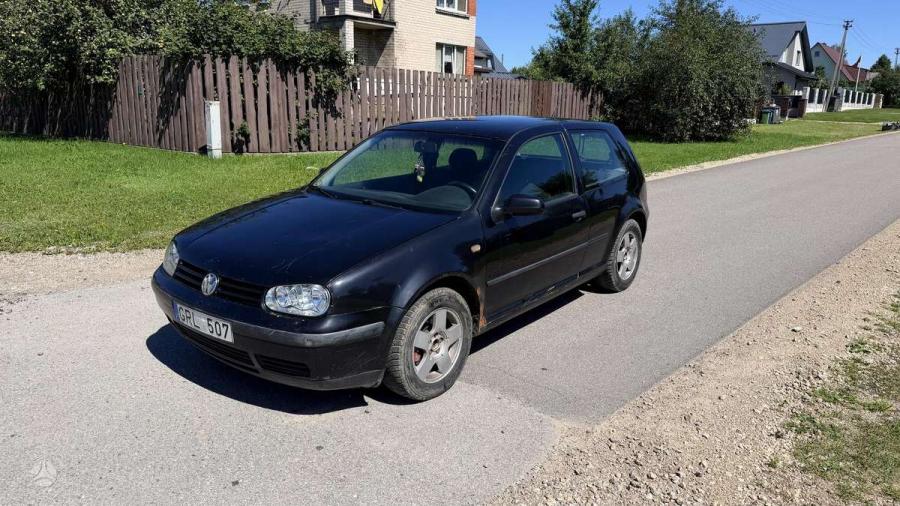 Melns Volkswagen Golf 1999 Viļņa, ar dzinēja tilpumu 1.90 L un nobraukumu 344 tūkst. km par 499 €, foto 1 vietnē AUTOMOTO.COM.LV