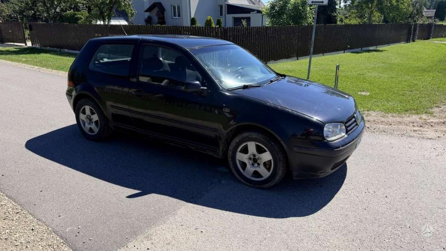 Melns Volkswagen Golf 1999 Viļņa, ar dzinēja tilpumu 1.90 L un nobraukumu 344 tūkst. km par 499 €, foto 4 vietnē AUTOMOTO.COM.LV