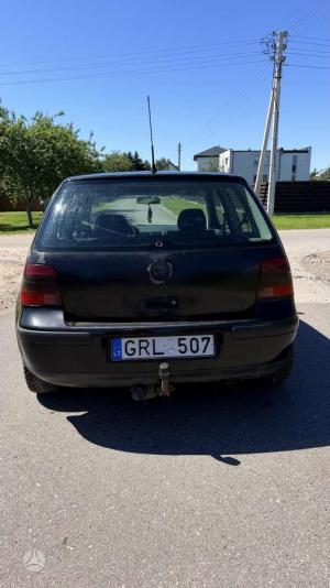 Melns Volkswagen Golf 1999 Viļņa, ar dzinēja tilpumu 1.90 L un nobraukumu 344 tūkst. km par 499 €, foto 5 vietnē AUTOMOTO.COM.LV