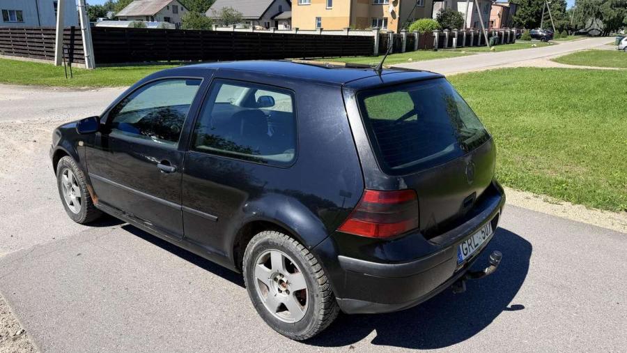Melns Volkswagen Golf 1999 Viļņa, ar dzinēja tilpumu 1.90 L un nobraukumu 344 tūkst. km par 499 €, foto 6 vietnē AUTOMOTO.COM.LV
