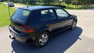 Melns Volkswagen Golf 1999 Viļņa, ar dzinēja tilpumu 1.90 L un nobraukumu 344 tūkst. km par 499 €, foto 7 vietnē AUTOMOTO.COM.LV