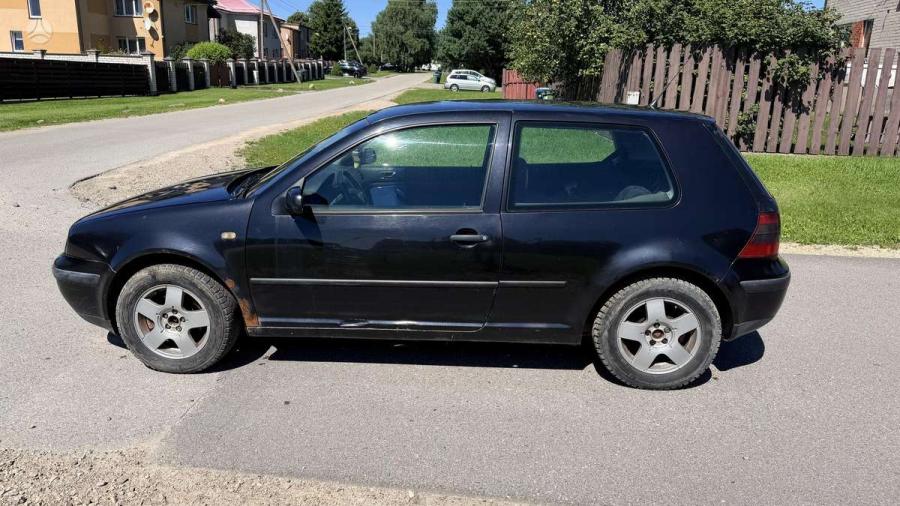 Melns Volkswagen Golf 1999 Viļņa, ar dzinēja tilpumu 1.90 L un nobraukumu 344 tūkst. km par 499 €, foto 8 vietnē AUTOMOTO.COM.LV