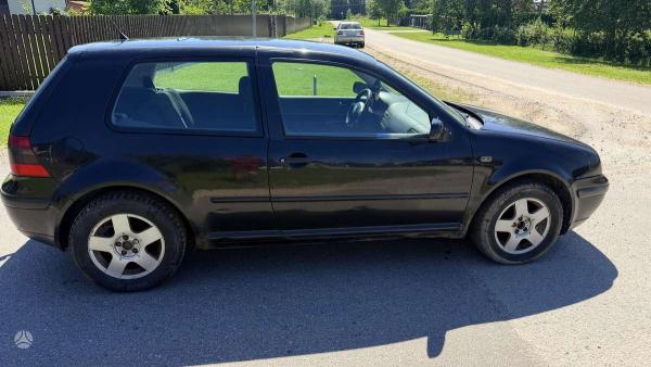 Black Volkswagen Golf 1999 in Vilnius, with an engine capacity of 1.90 L and mileage of 344 thousand km for 499 €, photo 9 on AUTOMOTO.COM.LV