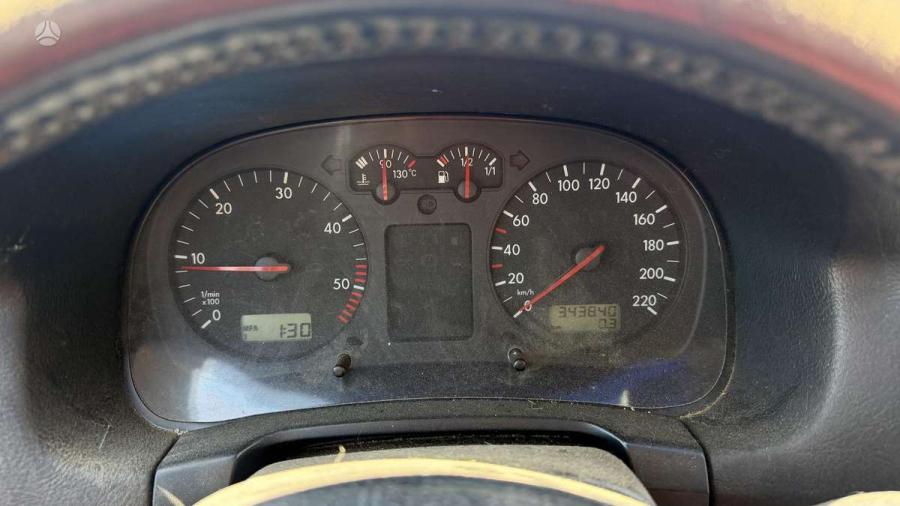 Melns Volkswagen Golf 1999 Viļņa, ar dzinēja tilpumu 1.90 L un nobraukumu 344 tūkst. km par 499 €, foto 12 vietnē AUTOMOTO.COM.LV