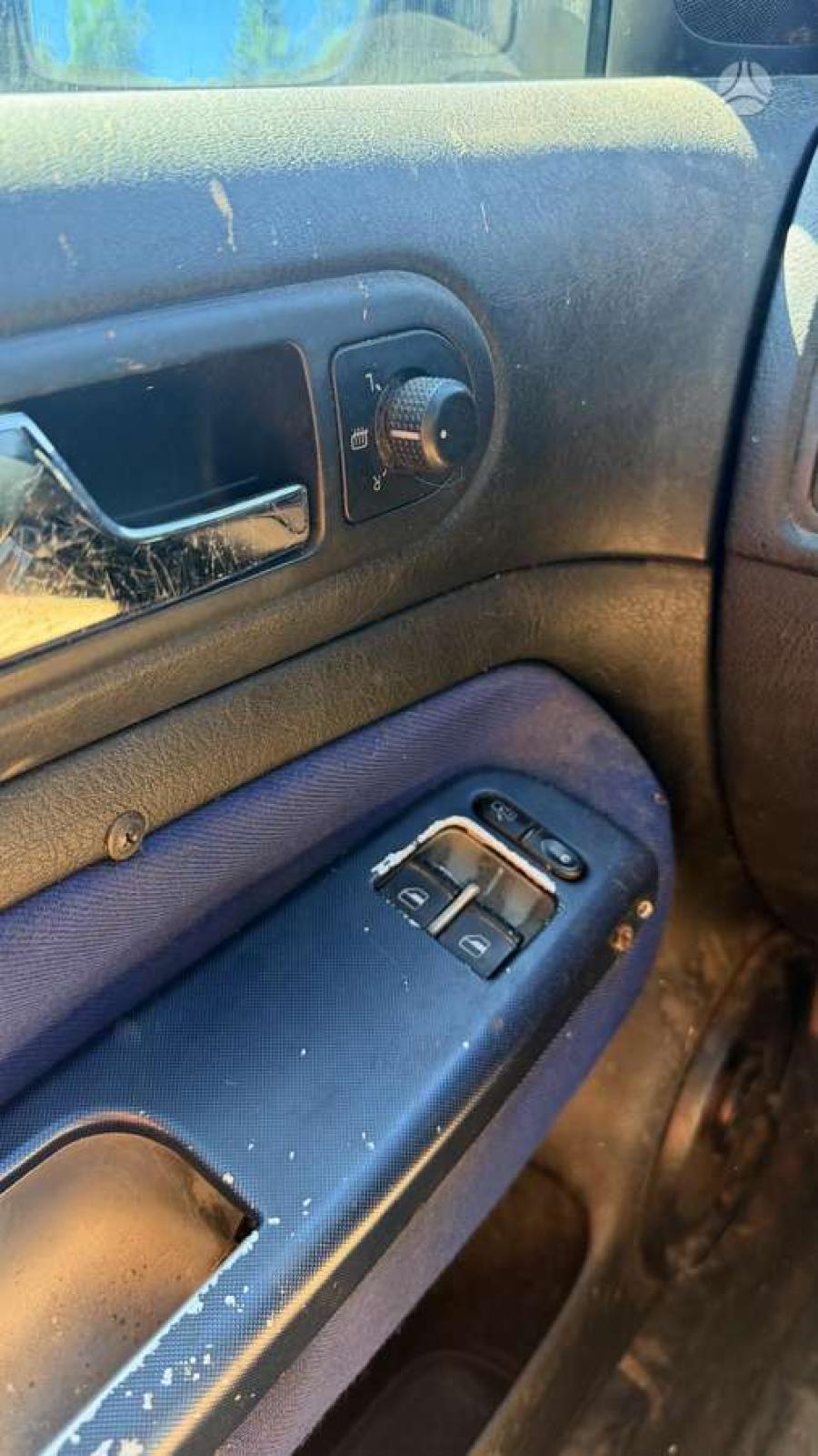 Melns Volkswagen Golf 1999 Viļņa, ar dzinēja tilpumu 1.90 L un nobraukumu 344 tūkst. km par 499 €, foto 14 vietnē AUTOMOTO.COM.LV