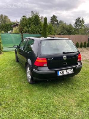 Black Volkswagen Golf 1999 in Jurmala, with an engine capacity of 1.60 L and mileage of 275 thousand km for 1950 €, photo 4 on AUTOMOTO.COM.LV