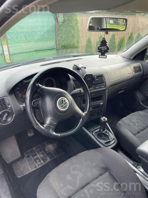 Black Volkswagen Golf 1999 in Jurmala, with an engine capacity of 1.60 L and mileage of 275 thousand km for 1950 €, photo 5 on AUTOMOTO.COM.LV