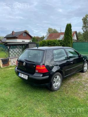 Black Volkswagen Golf 1999 in Jurmala, with an engine capacity of 1.60 L and mileage of 275 thousand km for 1950 €, photo 15 on AUTOMOTO.COM.LV