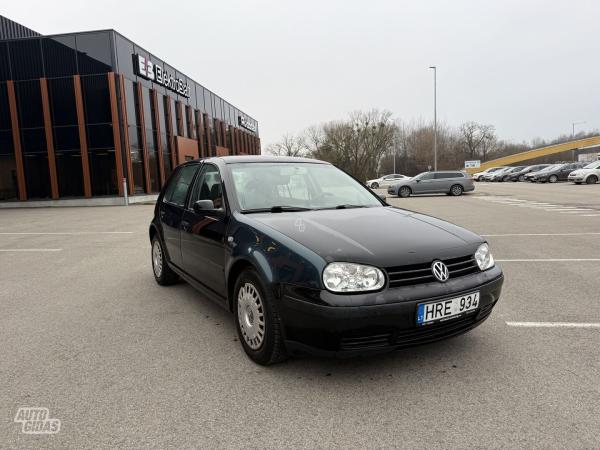 Black Volkswagen Golf 2000 in Kaunas, with an engine capacity of 1.60 L and mileage of 140 thousand km for 1600 €, photo 2 on AUTOMOTO.COM.LV