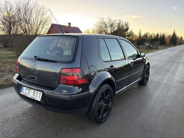 Black Volkswagen Golf 2000 in Varena, with an engine capacity of 1.90 L and mileage of 256 thousand km for 1200 €, photo 3 on AUTOMOTO.COM.LV