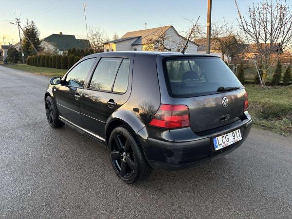 Black Volkswagen Golf 2000 in Varena, with an engine capacity of 1.90 L and mileage of 256 thousand km for 1200 €, photo 4 on AUTOMOTO.COM.LV