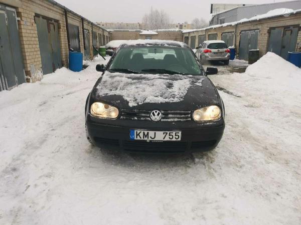 Black Volkswagen Golf 2000 in Panevezys, with an engine capacity of 1.90 L and mileage of 350 thousand km for 900 €, photo 8 on AUTOMOTO.COM.LV
