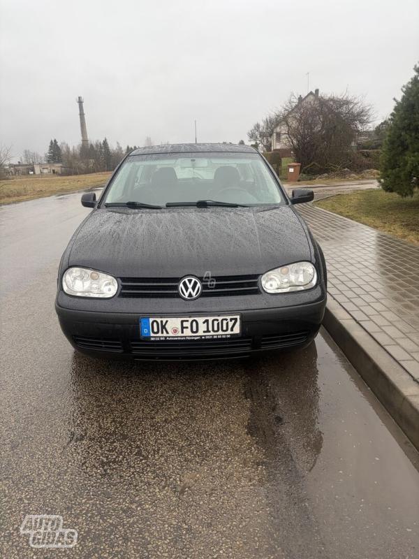 Melns Volkswagen Golf 2000 Lazdijai, ar dzinēja tilpumu 1.90 L un nobraukumu 375 tūkst. km par 1950 €, foto 1 vietnē AUTOMOTO.COM.LV