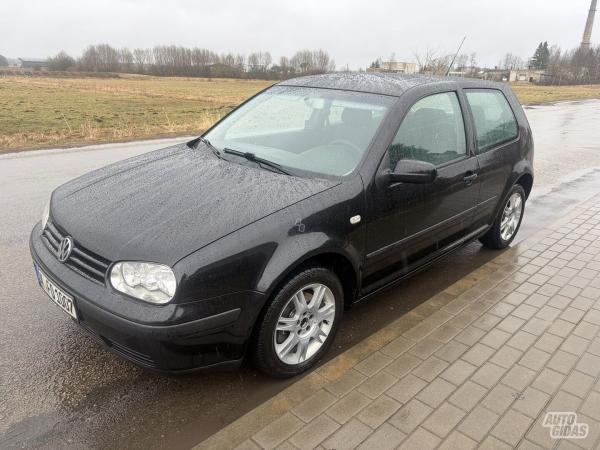 Melns Volkswagen Golf 2000 Lazdijai, ar dzinēja tilpumu 1.90 L un nobraukumu 375 tūkst. km par 1950 €, foto 2 vietnē AUTOMOTO.COM.LV