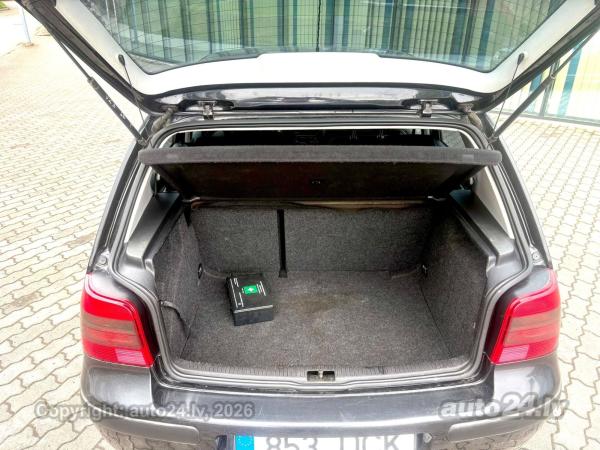 Melns Volkswagen Golf 2000 Tallina, ar dzinēja tilpumu 1.60 L un nobraukumu 320 tūkst. km par 1599 €, foto 7 vietnē AUTOMOTO.COM.LV