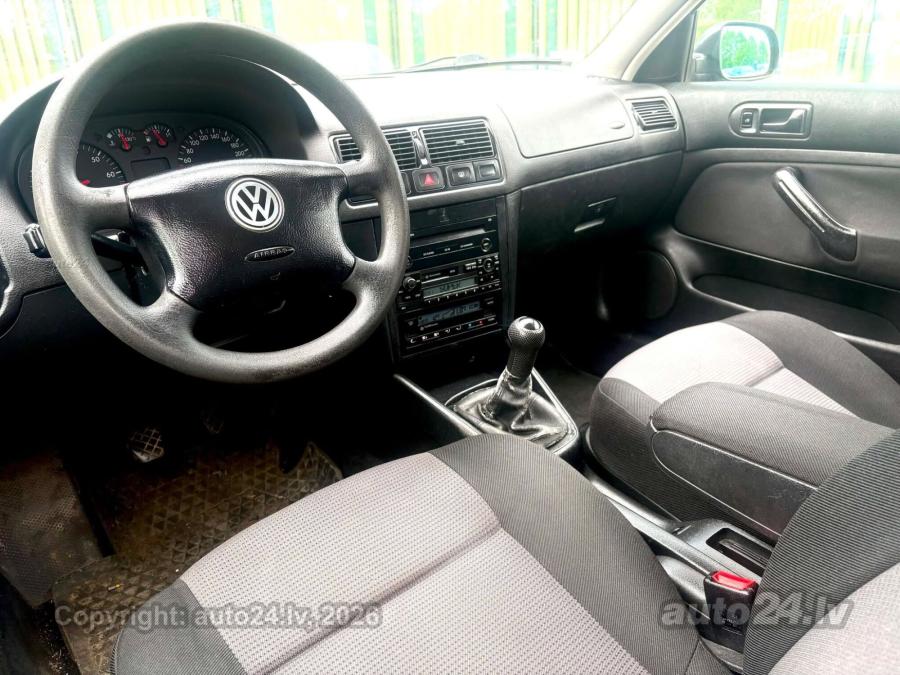 Black Volkswagen Golf 2000 in Tallinn, with an engine capacity of 1.60 L and mileage of 320 thousand km for 1599 €, photo 9 on AUTOMOTO.COM.LV