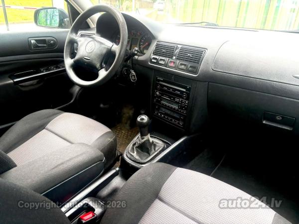 Black Volkswagen Golf 2000 in Tallinn, with an engine capacity of 1.60 L and mileage of 320 thousand km for 1599 €, photo 10 on AUTOMOTO.COM.LV