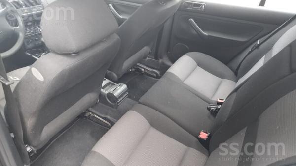 Melns Volkswagen Golf 2000 Rēzekne, ar dzinēja tilpumu 1.60 L un nobraukumu 233 tūkst. km par 1300 €, foto 4 vietnē AUTOMOTO.COM.LV