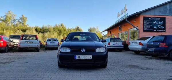 Melns Volkswagen Golf 2000 Valmiera, ar dzinēja tilpumu 2.00 L un nobraukumu 351 tūkst. km par 1350 €, foto 8 vietnē AUTOMOTO.COM.LV