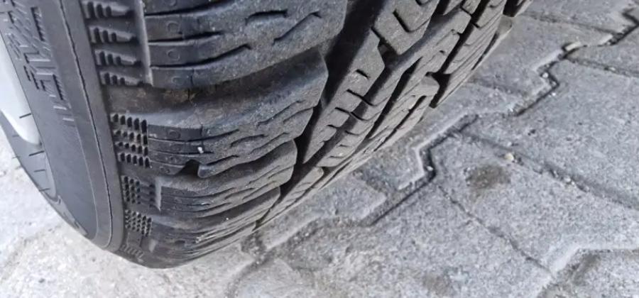 Melns Volkswagen Golf 2000 Valmiera, ar dzinēja tilpumu 2.00 L un nobraukumu 351 tūkst. km par 1350 €, foto 12 vietnē AUTOMOTO.COM.LV