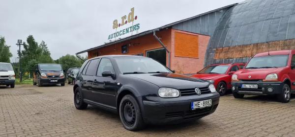 Melns Volkswagen Golf 2000 Valmiera, ar dzinēja tilpumu 2.00 L un nobraukumu 388 tūkst. km par 1100 €, foto 1 vietnē AUTOMOTO.COM.LV