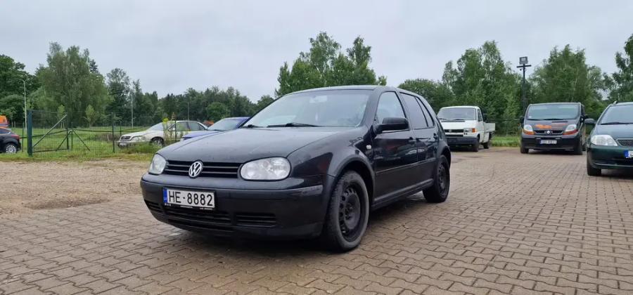 Black Volkswagen Golf 2000 in Valmiera, with an engine capacity of 2.00 L and mileage of 388 thousand km for 1100 €, photo 7 on AUTOMOTO.COM.LV