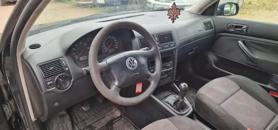 Black Volkswagen Golf 2000 in Valmiera, with an engine capacity of 2.00 L and mileage of 388 thousand km for 1100 €, photo 9 on AUTOMOTO.COM.LV