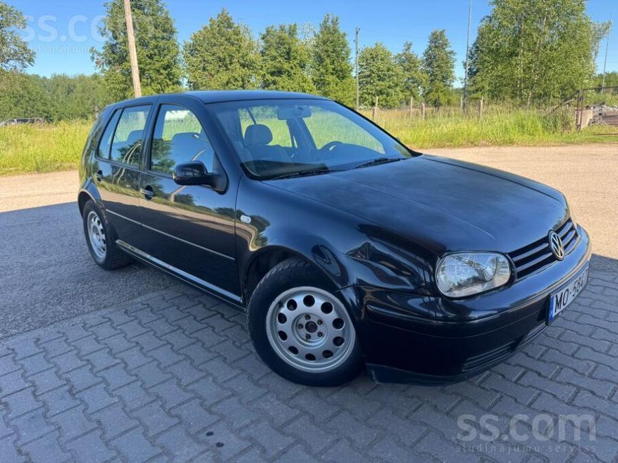 Melns Volkswagen Golf 2000 Ogre, ar dzinēja tilpumu 2.00 L un nobraukumu 275 tūkst. km par 990 €, foto 4 vietnē AUTOMOTO.COM.LV
