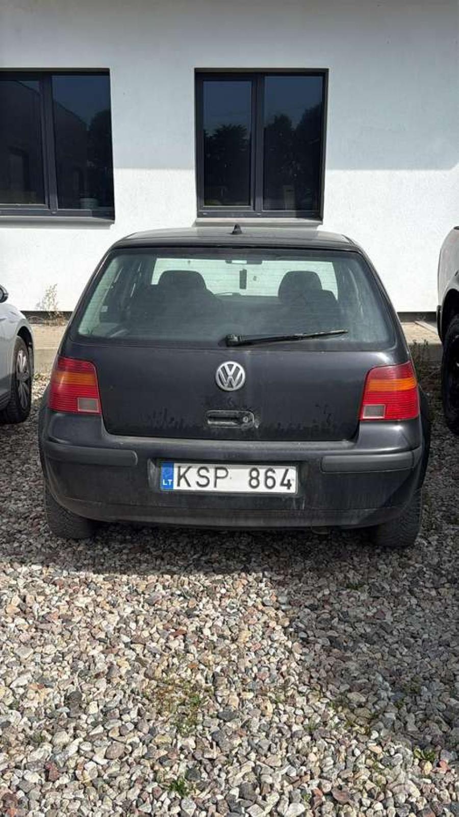 Black Volkswagen Golf 2000 in Kaunas, with an engine capacity of 1.90 L and mileage of 400 thousand km for 650 €, photo 4 on AUTOMOTO.COM.LV