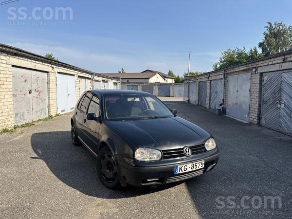 Black Volkswagen Golf 2000 in Riga, with an engine capacity of 1.90 L and mileage of 392 thousand km for 1000 €, photo 1 on AUTOMOTO.COM.LV
