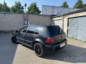 Melns Volkswagen Golf 2000 Rīga, ar dzinēja tilpumu 1.90 L un nobraukumu 392 tūkst. km par 1000 €, foto 4 vietnē AUTOMOTO.COM.LV