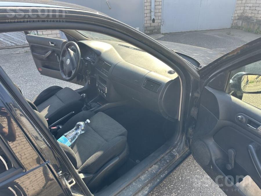 Melns Volkswagen Golf 2000 Rīga, ar dzinēja tilpumu 1.90 L un nobraukumu 392 tūkst. km par 1000 €, foto 7 vietnē AUTOMOTO.COM.LV