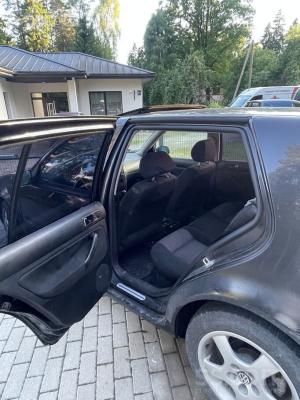 Black Volkswagen Golf 2000 in Ogre, with an engine capacity of 1.90 L and mileage of 359 thousand km for 1400 €, photo 5 on AUTOMOTO.COM.LV