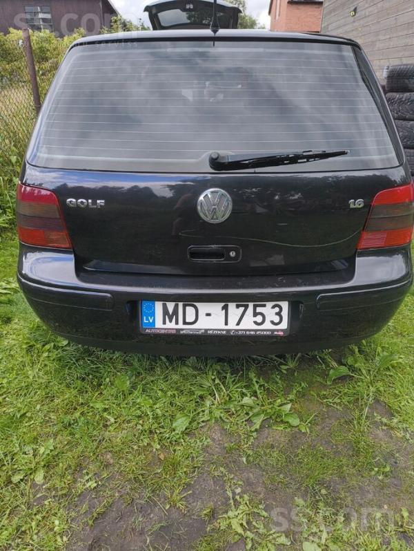 Black Volkswagen Golf 2000 in Riga, with an engine capacity of 1.60 L and mileage of 268 thousand km for 1500 €, photo 1 on AUTOMOTO.COM.LV