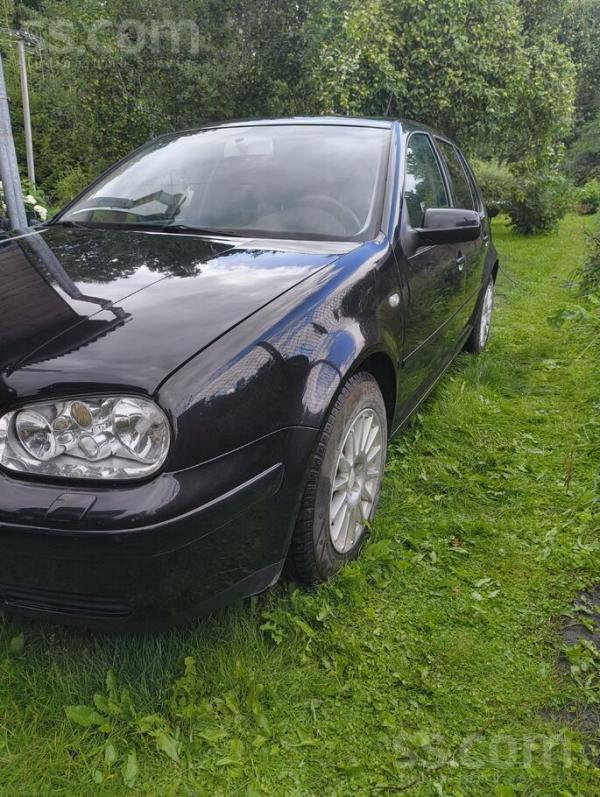 Black Volkswagen Golf 2000 in Riga, with an engine capacity of 1.60 L and mileage of 268 thousand km for 1500 €, photo 2 on AUTOMOTO.COM.LV