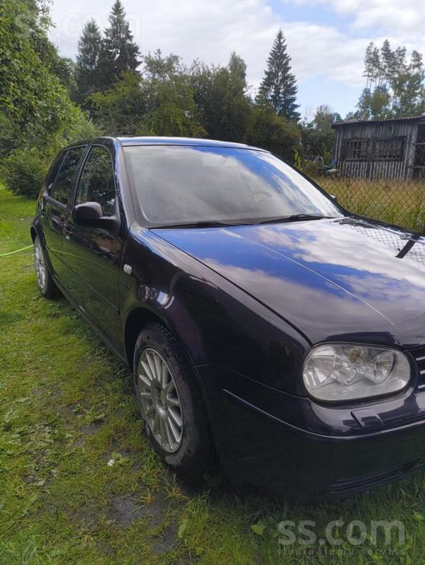 Black Volkswagen Golf 2000 in Riga, with an engine capacity of 1.60 L and mileage of 268 thousand km for 1500 €, photo 3 on AUTOMOTO.COM.LV