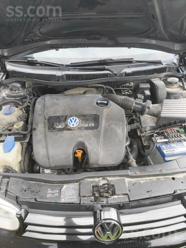 Black Volkswagen Golf 2000 in Riga, with an engine capacity of 1.60 L and mileage of 268 thousand km for 1500 €, photo 6 on AUTOMOTO.COM.LV