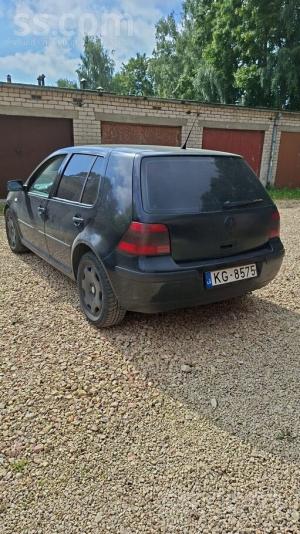 Black Volkswagen Golf 2000 in Riga, with an engine capacity of 1.90 L and mileage of 394 thousand km for 600 €, photo 4 on AUTOMOTO.COM.LV