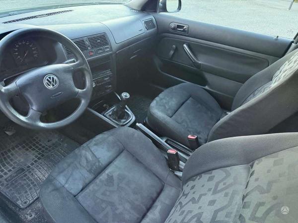 Melns Volkswagen Golf 2000 Panevēža, ar dzinēja tilpumu 1.90 L un nobraukumu 487 tūkst. km par 499 €, foto 6 vietnē AUTOMOTO.COM.LV