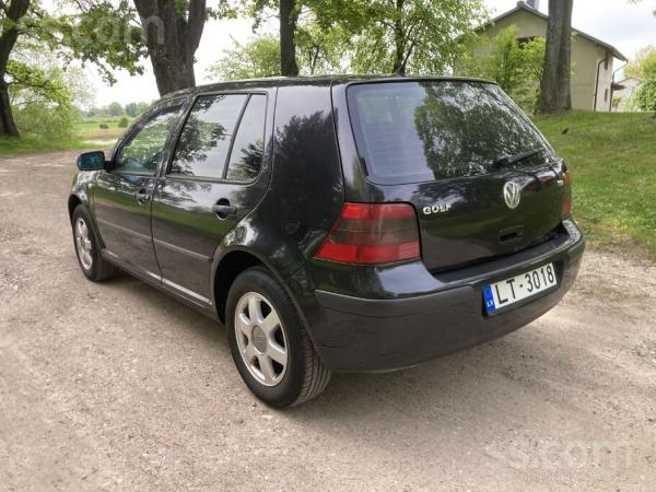 Black Volkswagen Golf 2001 in Jelgava, with an engine capacity of 1.90 L and mileage of 398 thousand km for 1550 €, photo 4 on AUTOMOTO.COM.LV