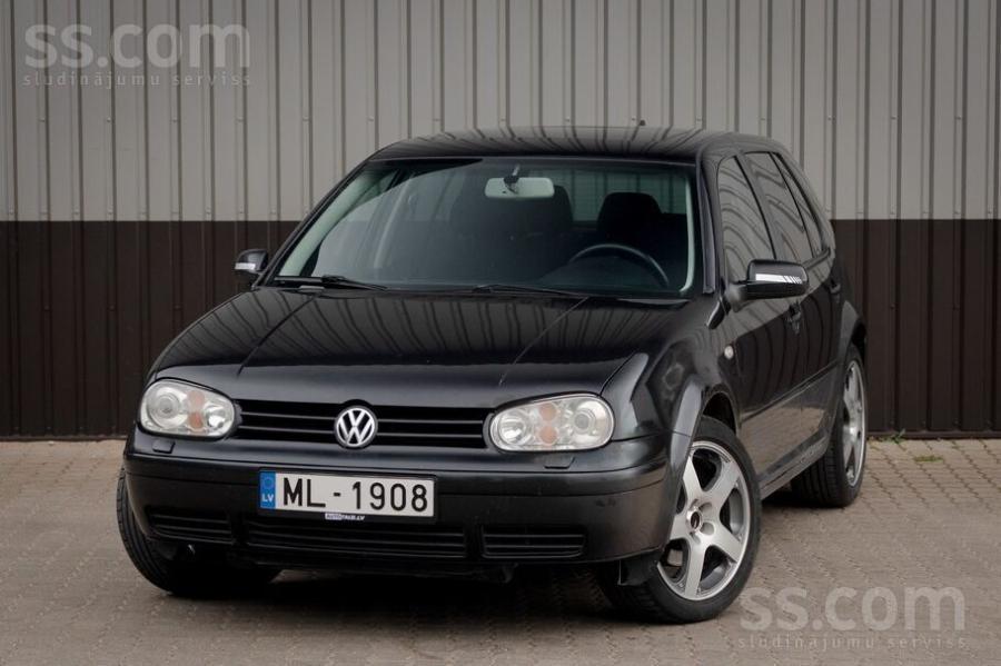 Black Volkswagen Golf 2001 in Talsi, with an engine capacity of 2.00 L and mileage of 295 thousand km for 1390 €, photo 3 on AUTOMOTO.COM.LV