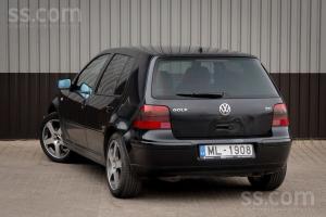 Black Volkswagen Golf 2001 in Talsi, with an engine capacity of 2.00 L and mileage of 295 thousand km for 1390 €, photo 4 on AUTOMOTO.COM.LV