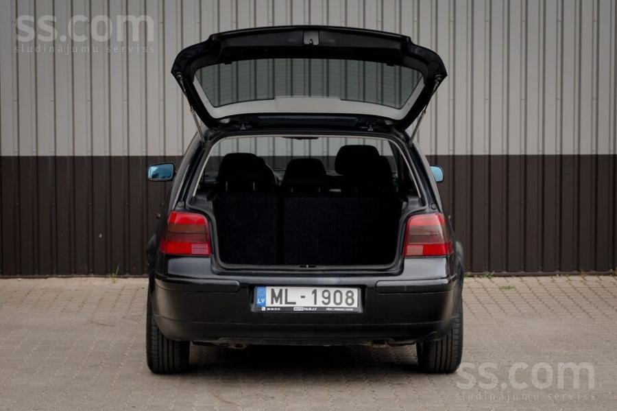 Black Volkswagen Golf 2001 in Talsi, with an engine capacity of 2.00 L and mileage of 295 thousand km for 1390 €, photo 6 on AUTOMOTO.COM.LV